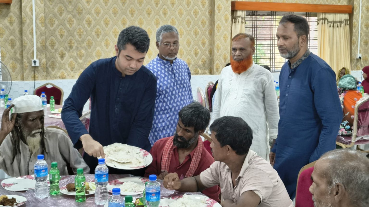 Falaq Foundation Organizes Special Meal for the Underprivileged in ...